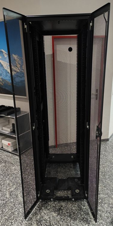 HPE 42U 642 Rack (Gebraucht) in Dietlikon für CHF 11 – nur Abholung auf ...