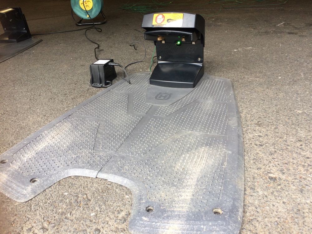 Husqvarna automower 230 ACX 2 stations de charge | Kaufen auf Ricardo