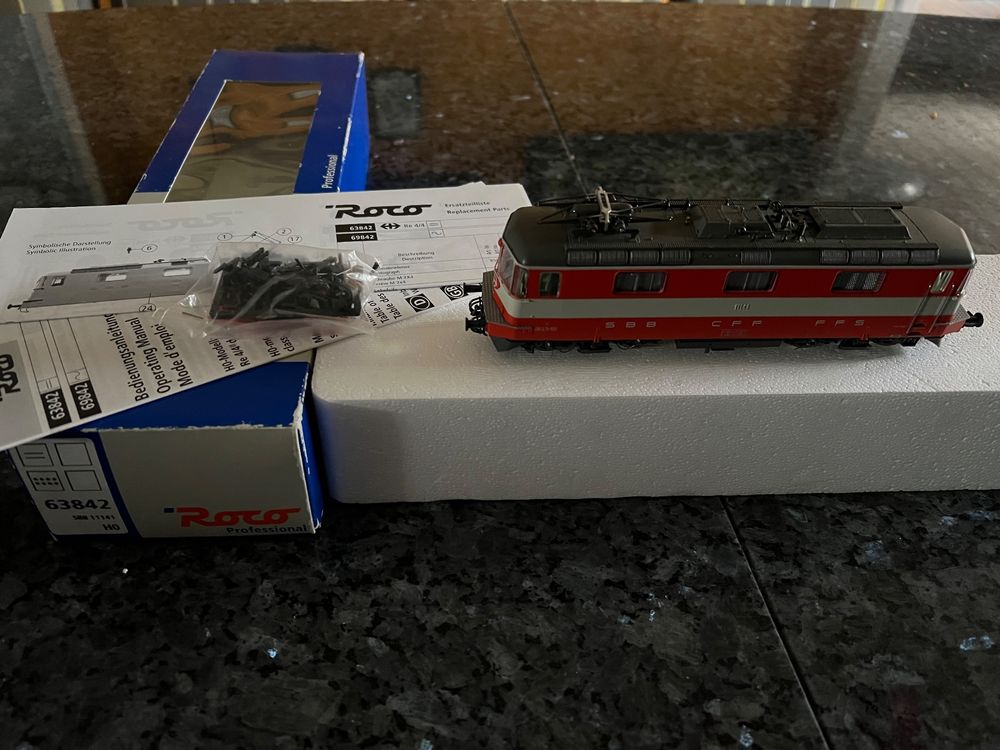 ROCO 63842 SBB Re 4/4 ll Swiss Express H0/GS (Gebraucht) in St. Urban ...