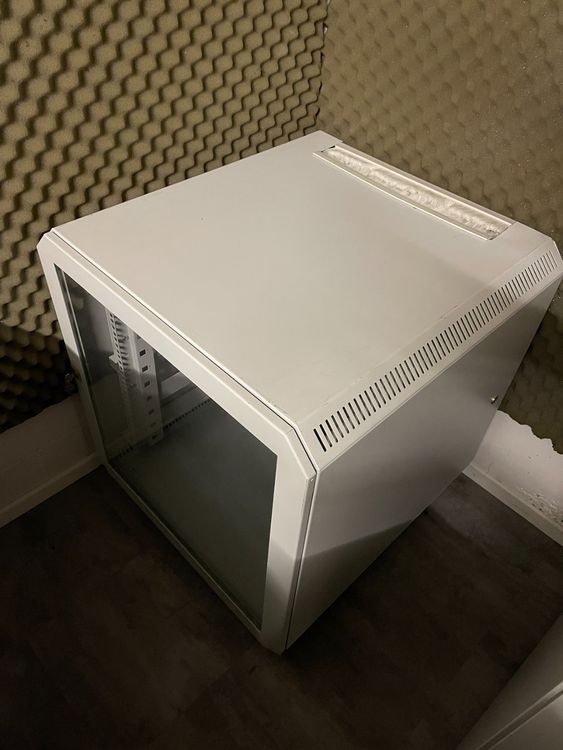 Server - Netzwerk Rack mit Tablar (Gebraucht) in Hermetschwil-Staff für ...