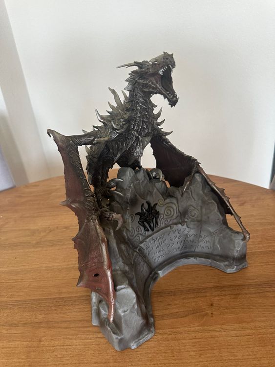 Edition Légendaire - Skyrim V - Statue d'Alduin - Artbook (Gebraucht ...