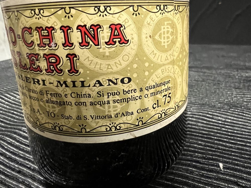 ANCIENNE BOUTEILLE DES ANNÉES 70 BISLERI FERRO-CHINA (Neu (gemäss ...