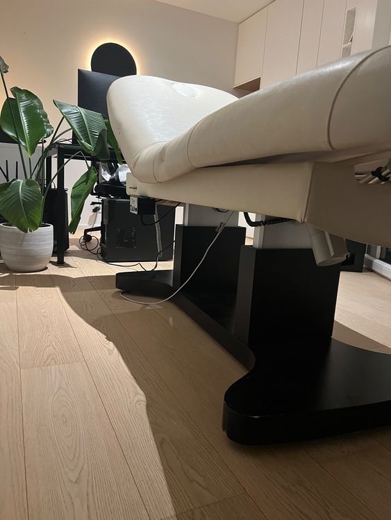 Lit de massage NILO SPA /lit esthéticienne | Kaufen auf Ricardo