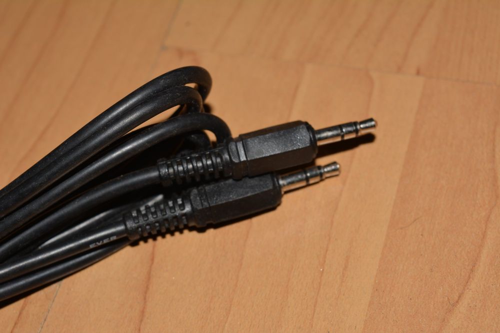 AUX Kabel Adapter Anschluss Verbindung Musik Handy Boxen | Kaufen auf ...
