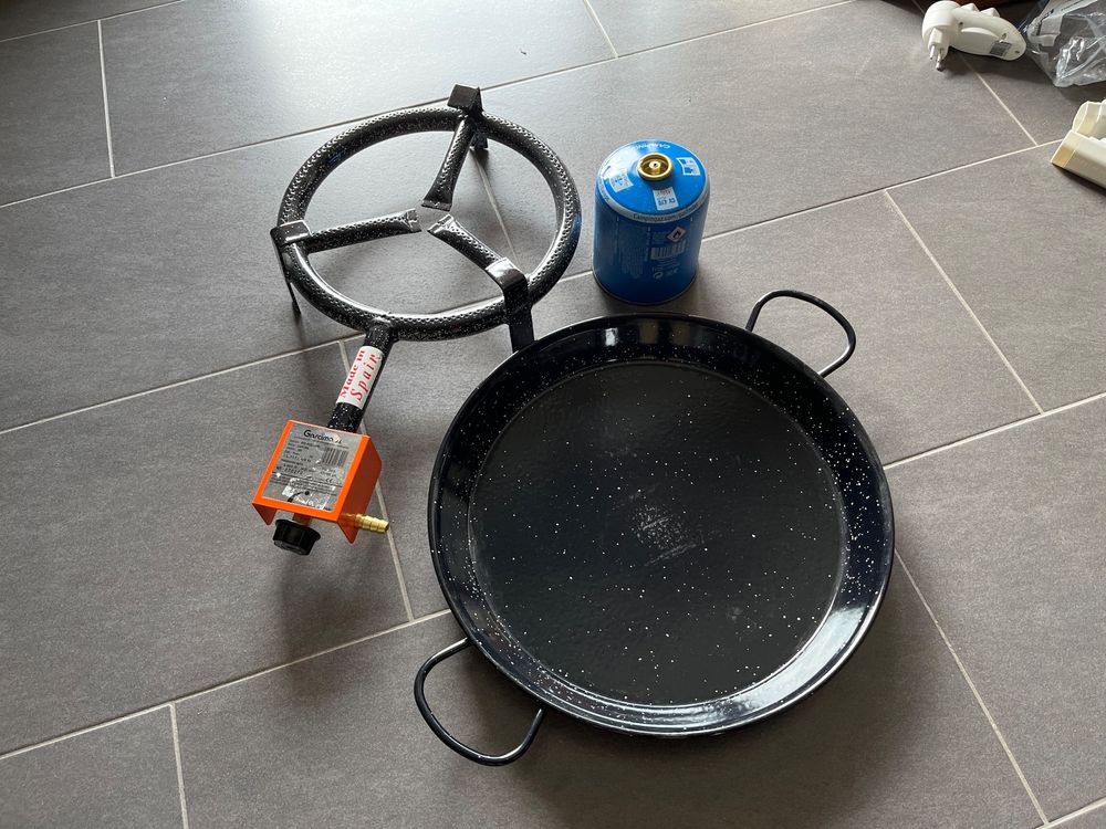 Gas Grill Paella Pfanne 38cm (Gebraucht) in Mettmenstetten für CHF 33 ...