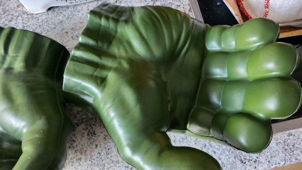 Hulk Hände - Stark zuschlagen an Fasnacht/Halloween💪! (Gebraucht) in ...