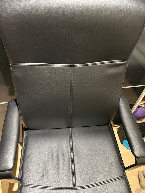 Schwarzer Bürostuhl Leder-optik (Gebraucht) in Herisau für CHF 30 – nur ...
