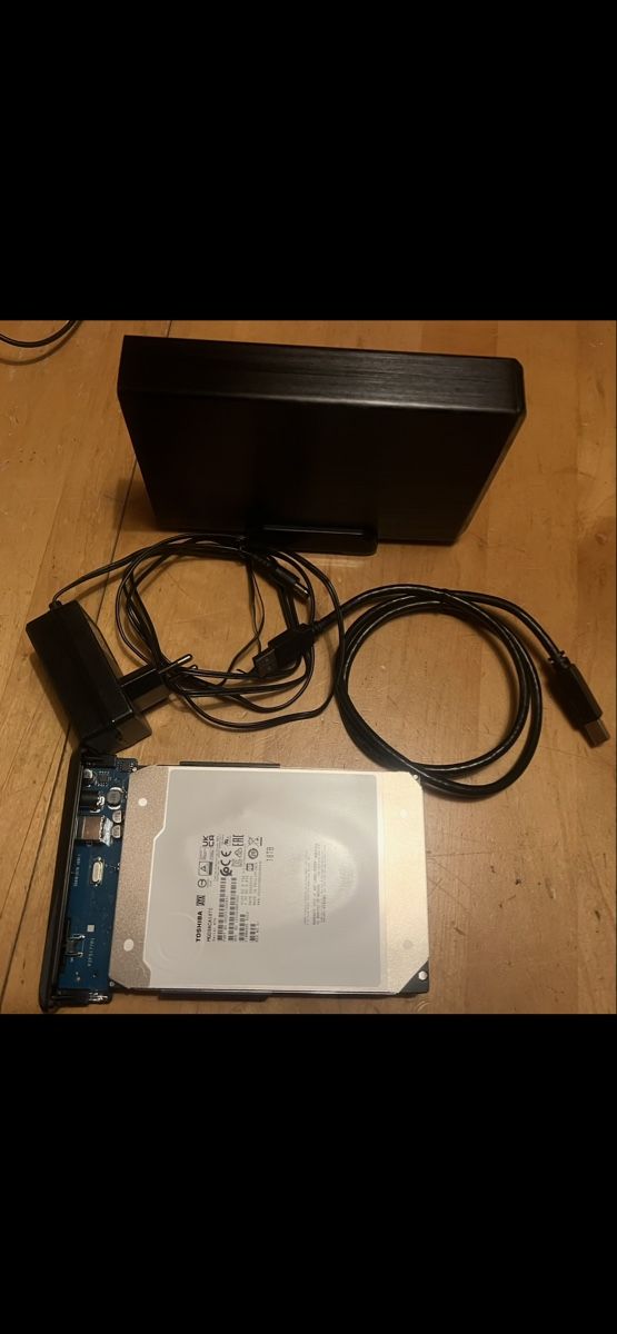 Toshiba HDD 18TB mit Gehäuse - Ideal für Datensicherung! (Gebraucht) in ...