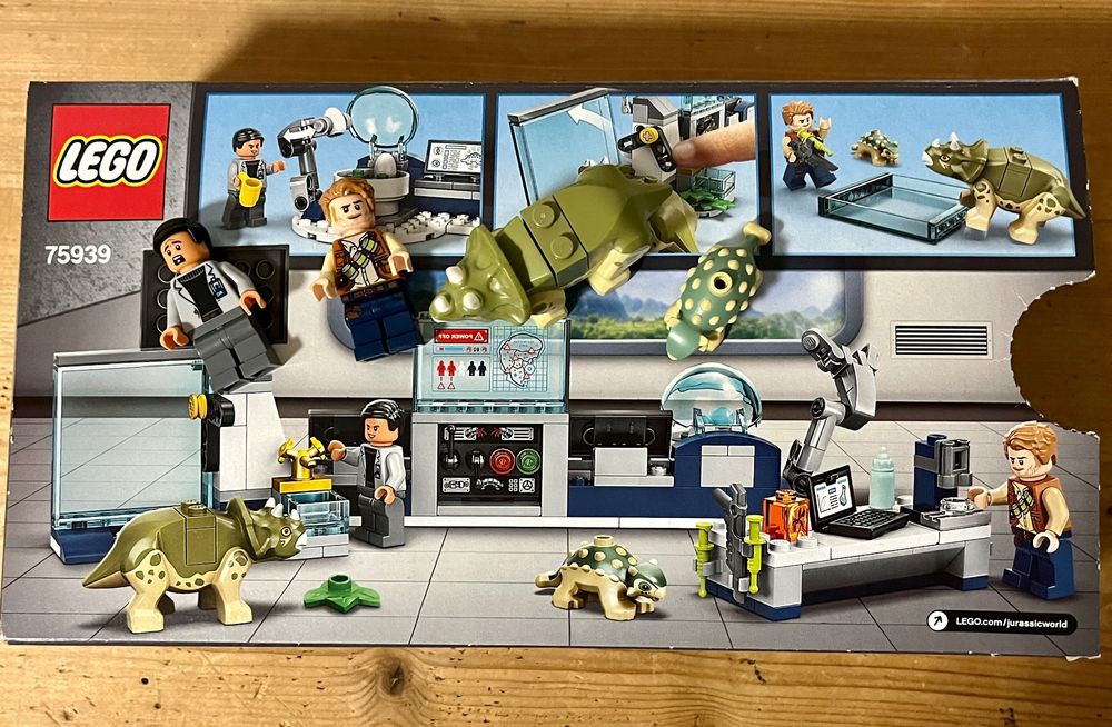 LEGO JURASSIC WORLD 75939 Dr. Wu‘s Lab Baby Dinosaur | Kaufen auf Ricardo