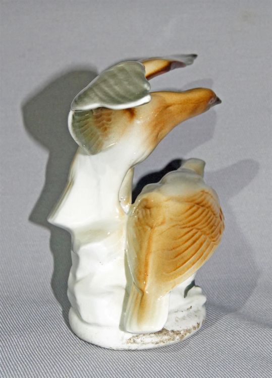 Greifvögel-Figurengruppe aus Porzellan (Gebraucht) in Geroldswil für CHF 95 – mit Lieferung auf ...