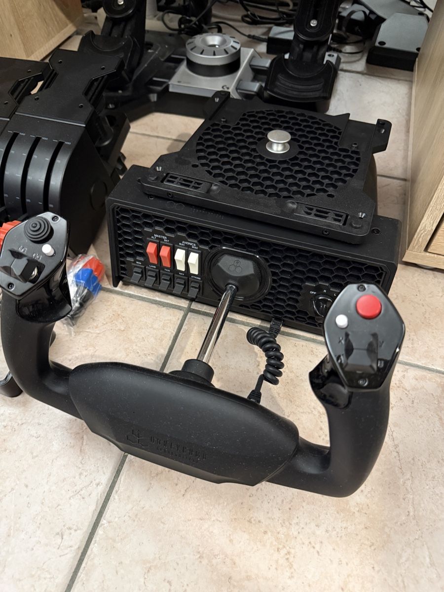 Flight simulator complete setup Yoke Throttles Pedals (Gebraucht) in ...