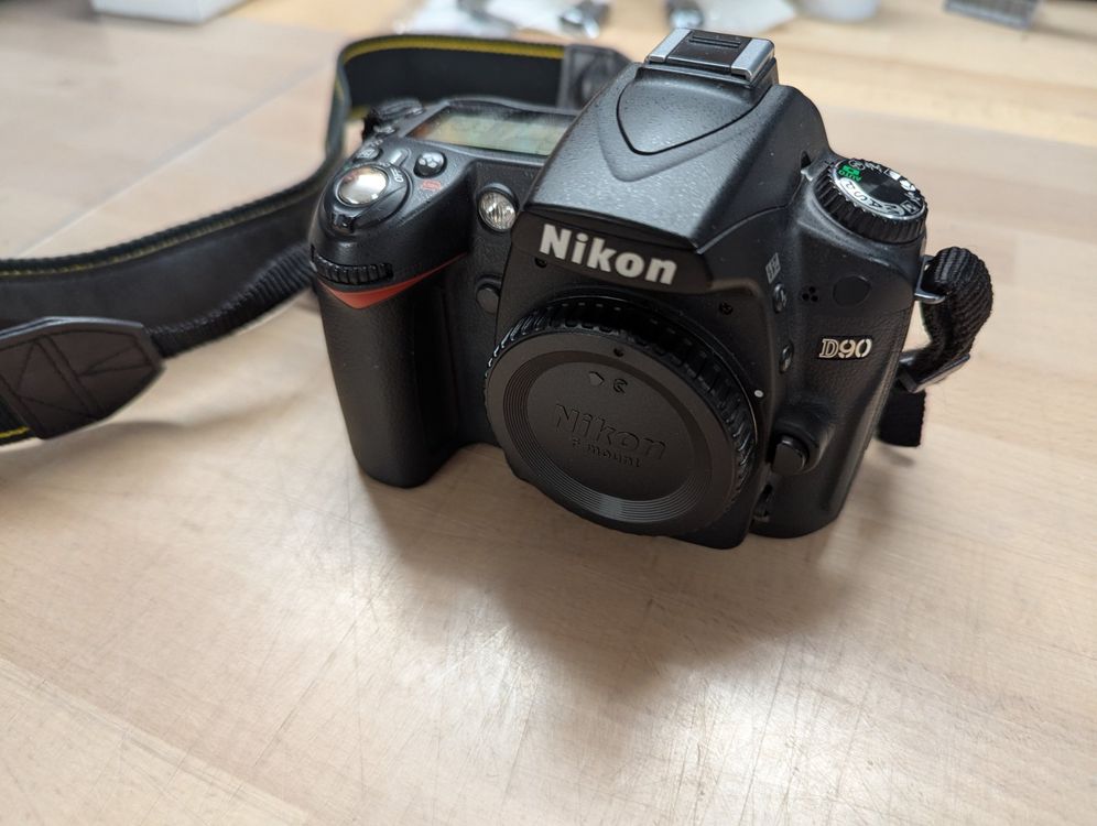 Nikon D90 Body inkl. Akku *defekt* | Kaufen auf Ricardo