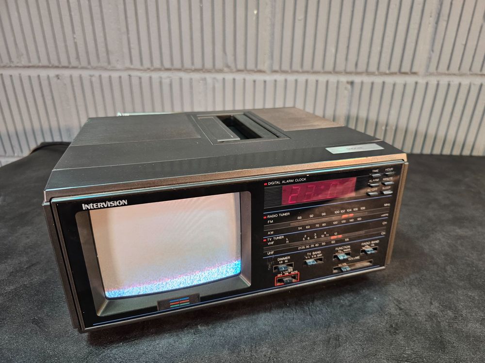 Intervision 2-Band Color-TV-Clock-Radio TV-487 Fernseher (Gebraucht) in ...