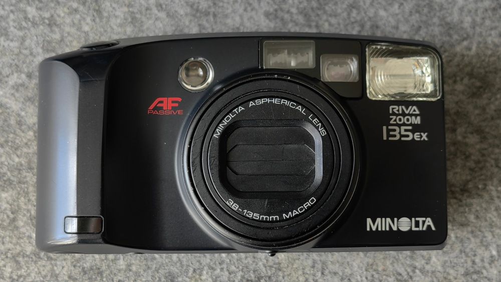 Minolta RIVA Zoom 135EX Analog Kamera für 35mm Film (Gebraucht) in ...