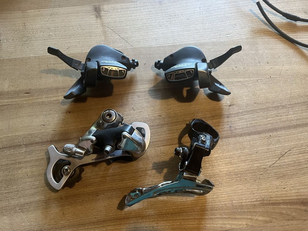 Shimano 3x8 Schaltgruppe. (Gebraucht) in Worben für CHF 10 – mit Lieferung auf Ricardo kaufen
