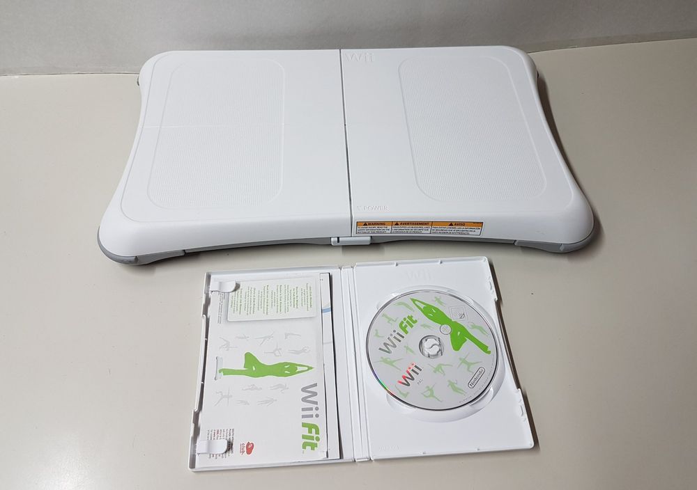 Balanc Board + Spiel Wii Fit Trainiere im eigenen Wohnzimmer (Gebraucht ...