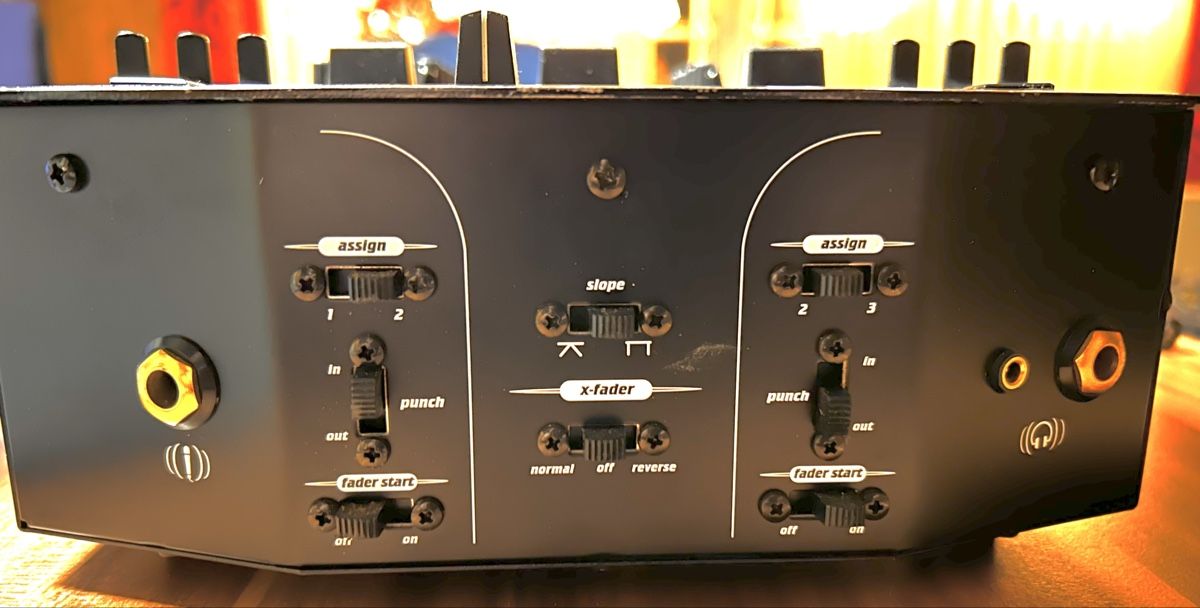 Numark DM3002X Mixer (Gebraucht) in Wolfhalden für CHF 10 – mit ...