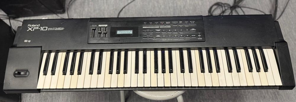 ROLAND XP 10 Vintage Keyboard with Roland Power Supply (Gebraucht) in ...