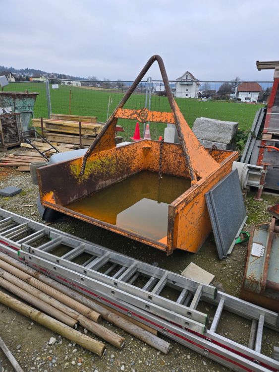 Robuste Mulde / Kippmulde für Bau, Kran-Mulde 2 m3 (Gebraucht) in ...