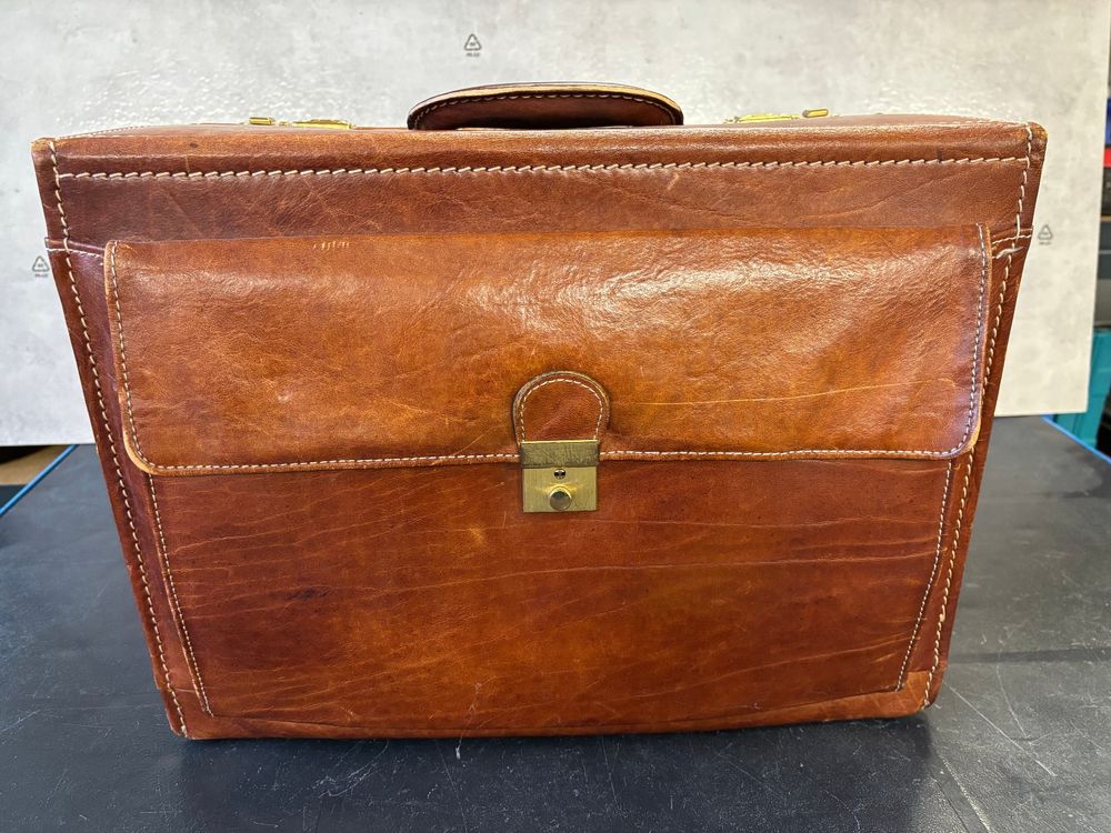 Piloten / Akten Leder Koffer (Gebraucht) in Lengnau AG für CHF 50 – mit ...