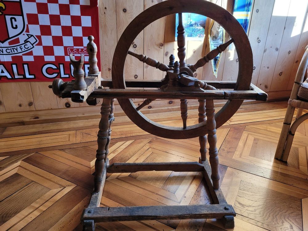 Spinnrad antik 1880 günstig abzugeben! Vintage-Deko-Stück | Kaufen auf ...