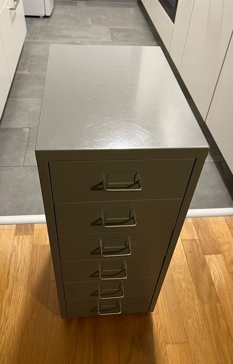 Korpus mit Räder (Gebraucht) in Schliern b. Köniz für CHF 20 – nur ...