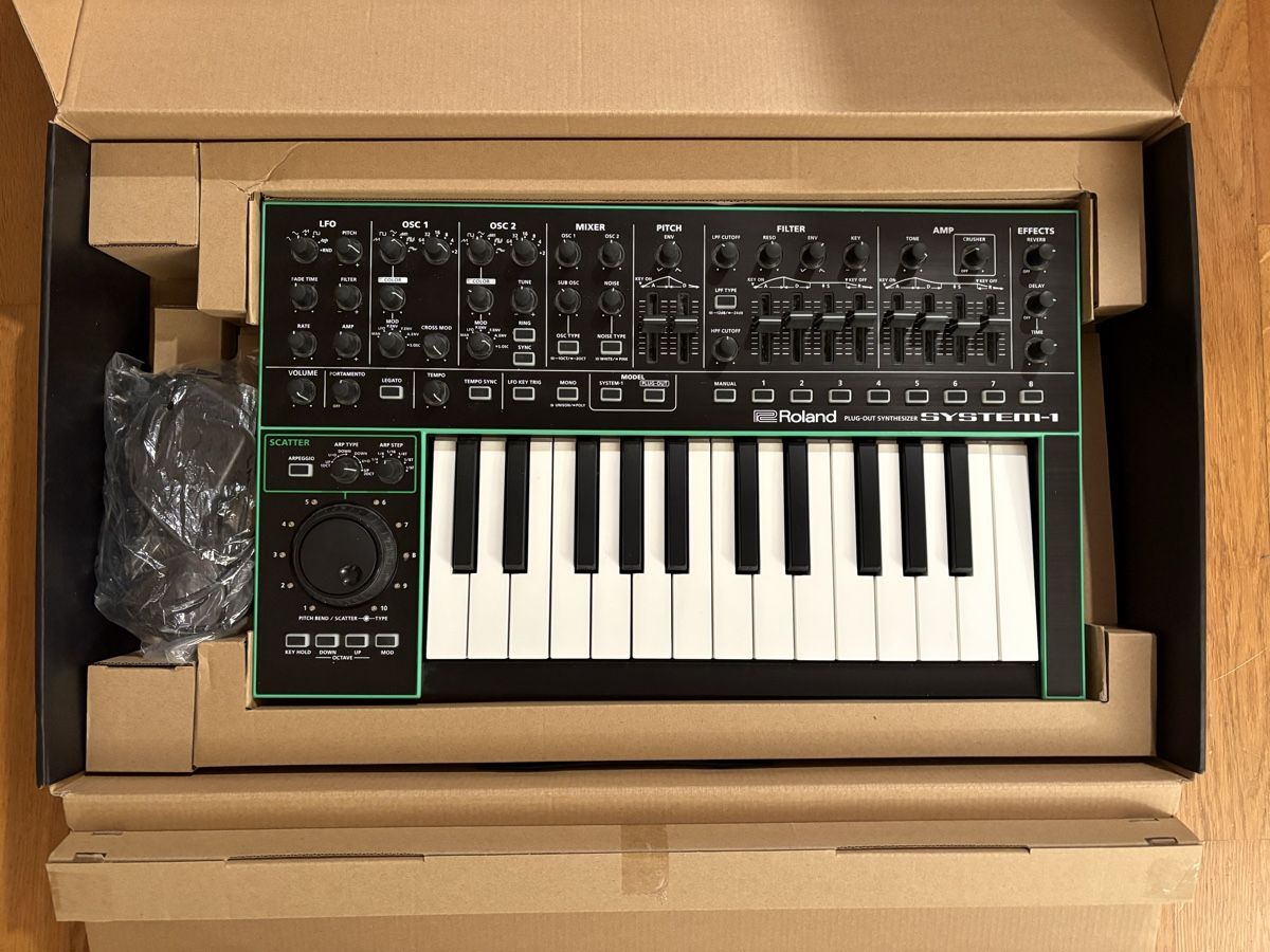 Roland SYSTEM-1 Synthesizer (Gebraucht) in Luzern für CHF 250 – mit ...