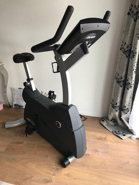 Hometrainer / Velo Ergometer C1 Life Fitness | Kaufen auf Ricardo