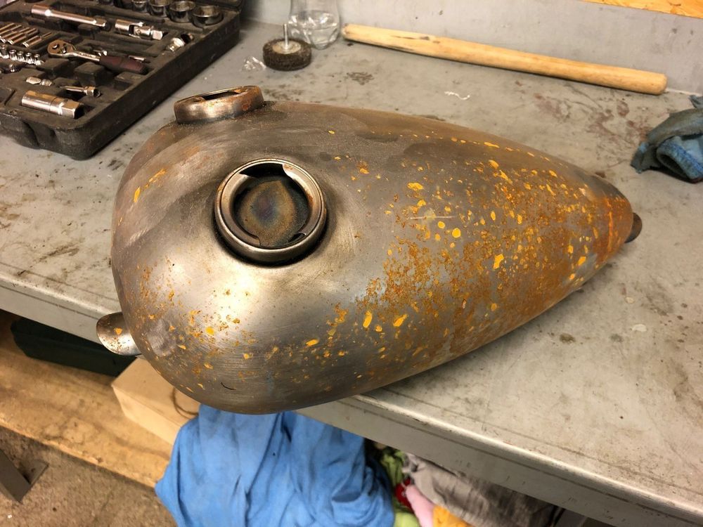 Motorradtank (Gebraucht) in Giffers für CHF 89 – mit Lieferung auf ...