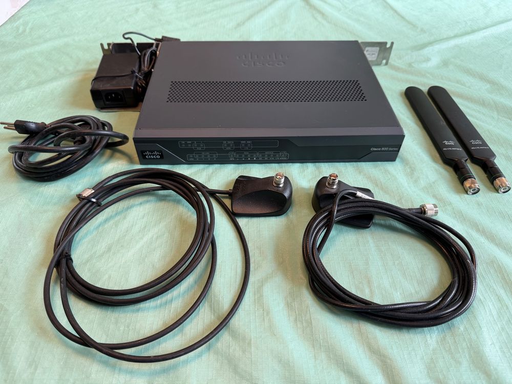 Cisco 887VAG 4G Router mit Antennen, sofort nutzbar Set 1 (Gebraucht ...