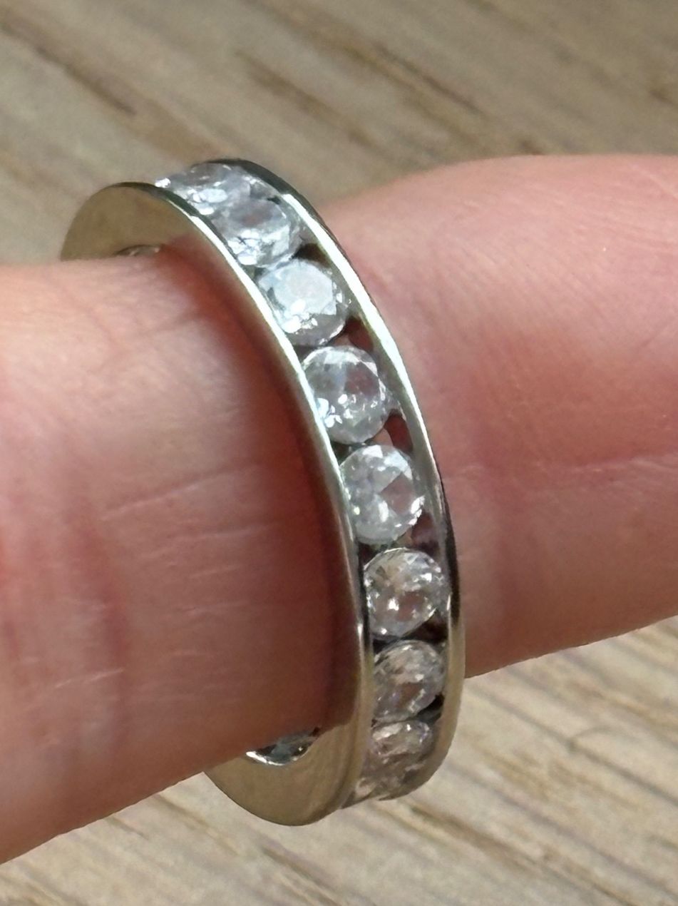 Luxus Gr.19/9 Ring Memoire Zirkonia Farbe Silber (Gebraucht) in Biel ...