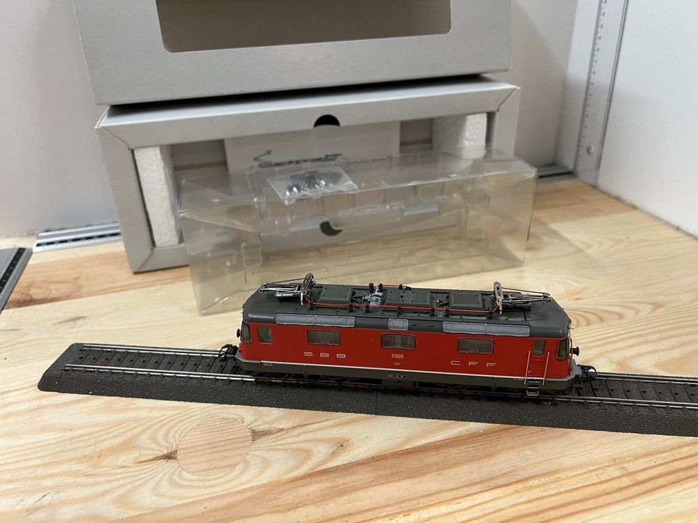 Märklin 37342 - 2 H0 AC E-Lok Serie Re 4/4 II rot SBB (Gebraucht) in ...