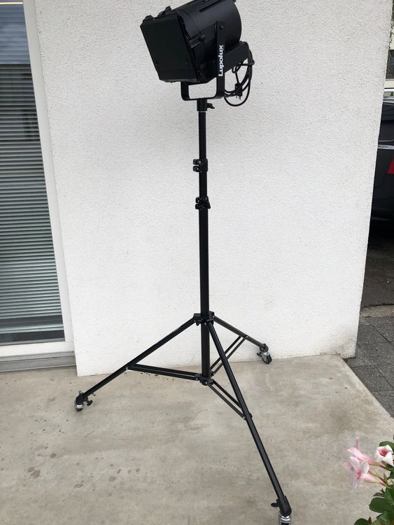 Lupolux Dayled 1000 Scheinwerfer auf Stativ mit Rollen | Kaufen auf Ricardo
