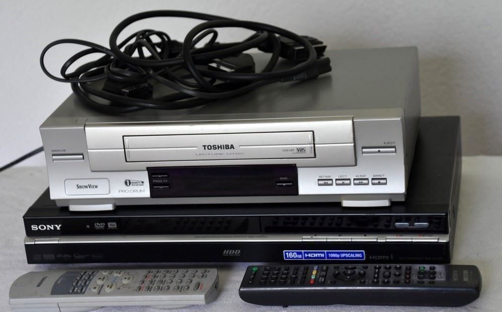 DVD/ VHS - Sony RDR-HX780 / Toshiba V251 | Kaufen auf Ricardo
