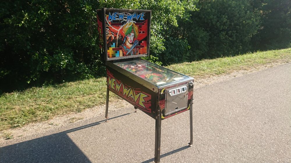 Flipper Bell Games New Wave (Defekt) in Bassecourt für CHF 212 – nur ...