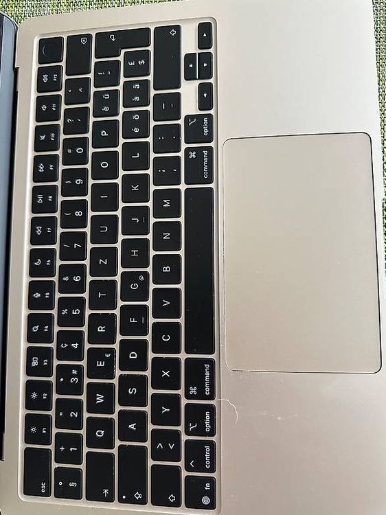 MacBook Air 13 M4 (2025) 16 GB RAM, 256 GB SSD Starlight (Gebraucht) in ...