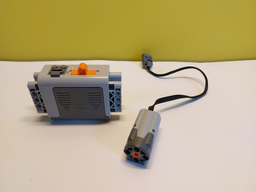 Lego Technic Power Functions Batteriebox mit Motor (Gebraucht) in für ...