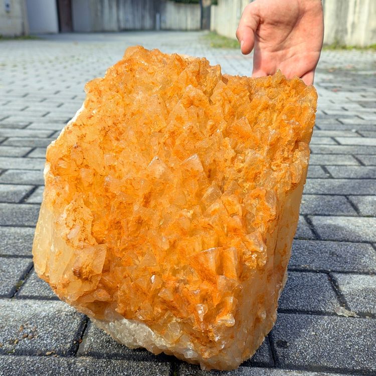 ENORMER Cluster aus ORANGENEM CALCIT, Seltene Herkunft (Neu (gemäss Beschreibung)) in Balerna ...