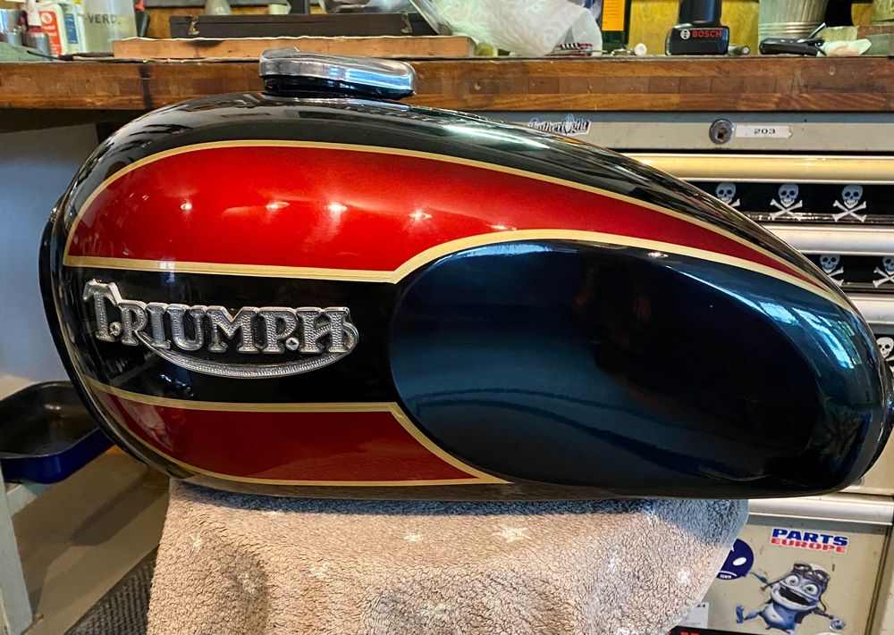 Triumph Oil in Frame Tank | Kaufen auf Ricardo