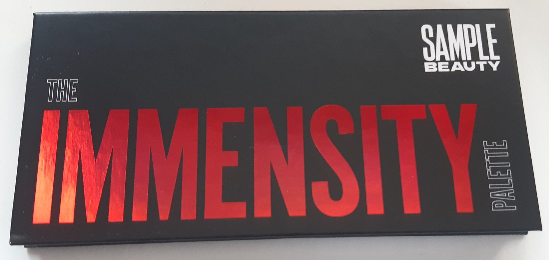 Palette de fards à paupières arc-en-ciel (Neuf avec emballage d'origine ...