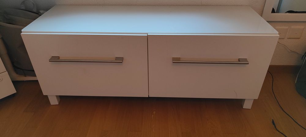 Ikea Lowboard Besta? weiss zwei Schubladen und Glasplatte (Gebraucht ...