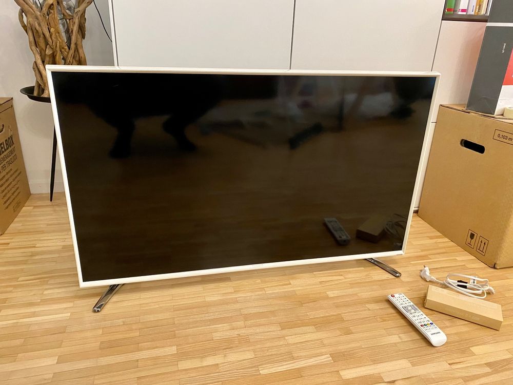 Samsung TV 40 Zoll „UE40H6410SS“ Full HD 3D Weiss (Gebraucht) in Winterthur für CHF 82 – nur ...