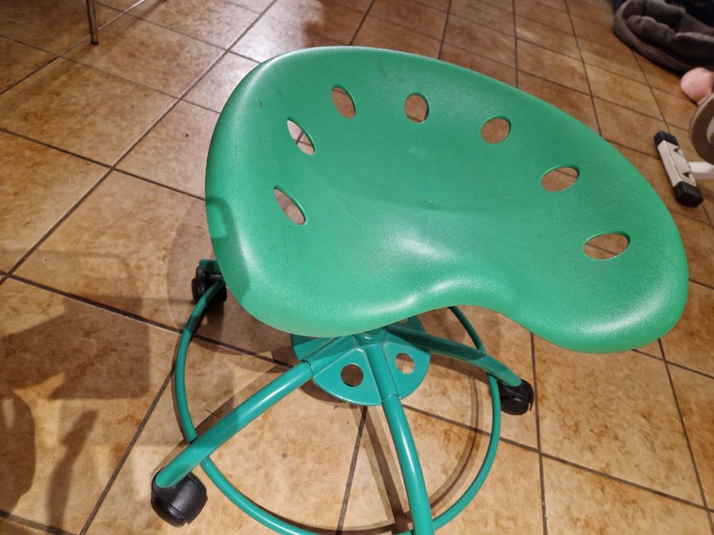 Grüner Drehhocker, Rollhocker, Traktorstuhl, neuwertig.Ikea. (Gebraucht ...