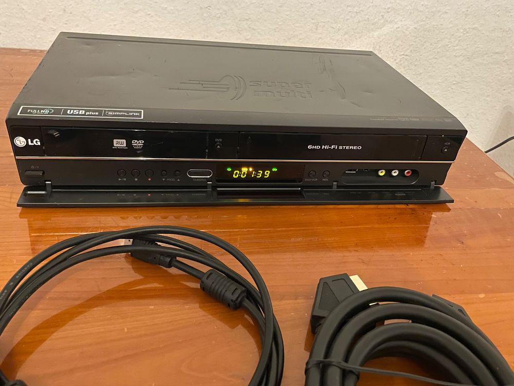 LG RC389H VHS/ DVD Kombination Mit HDMI und Scart Kabel (Gebraucht) in ...