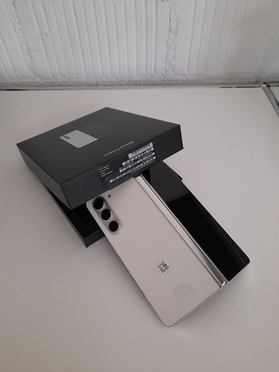 Samsung Galaxy Z Fold5 (5G, 512 GB,7",50 MP, Cream) CH Model (Neu ...