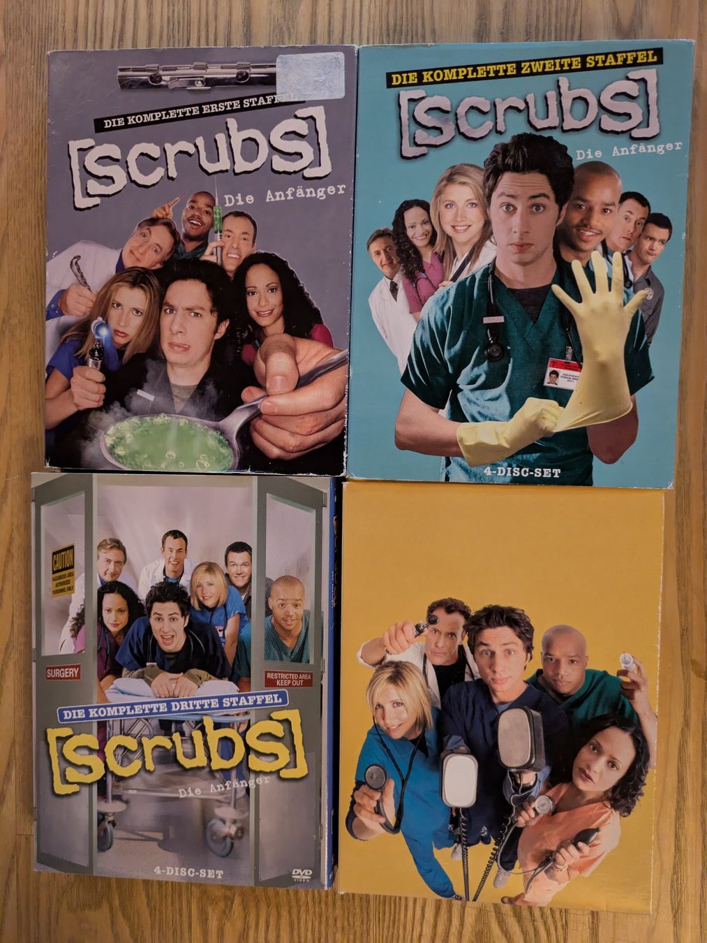 Scrubs - Die komplette Staffeln 1-4 DVD - GÜNSTIG (Gebraucht) in ...