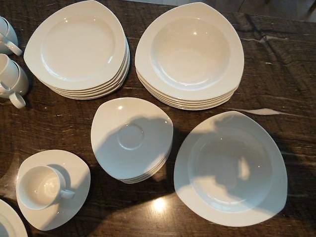 40 tlg Geschirr-Service, weiss neutral, Keramik (Gebraucht) in Gais für ...