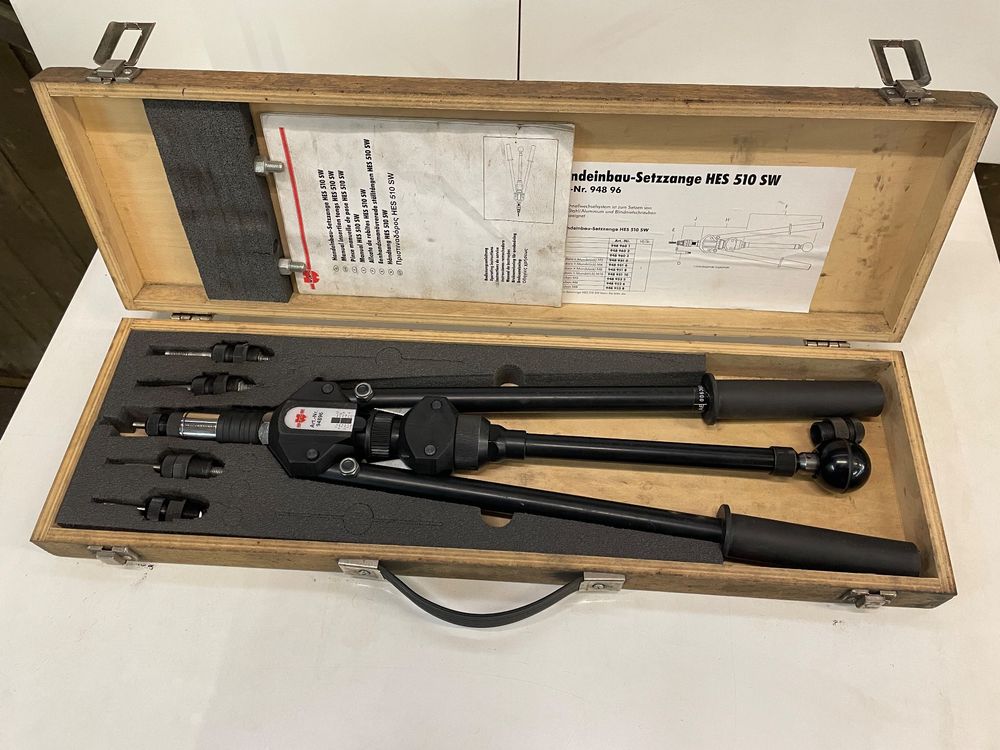 Blindnietsetzange HES 510 SW, Holzkiste (Gebraucht) in Villmergen für CHF 116 – nur Abholung auf ...