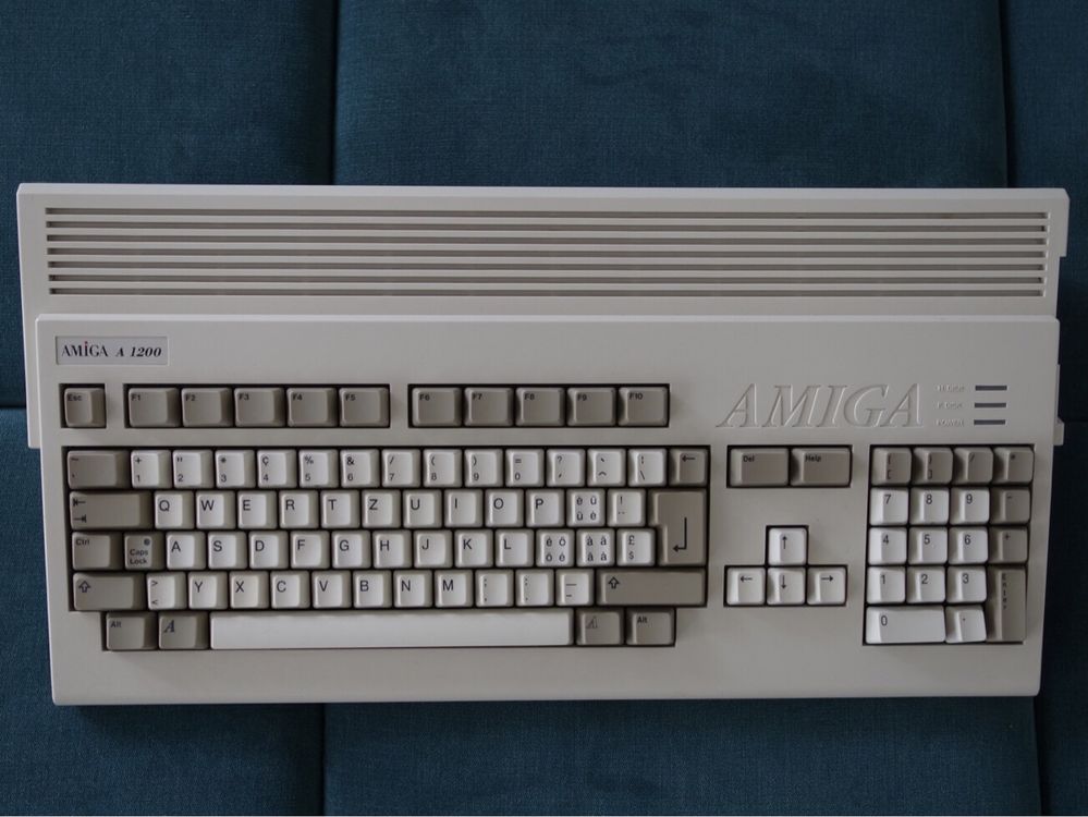Commodore (Escom) Amiga 1200 mit OVP (Gebraucht) in Bützberg für CHF ...