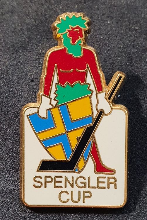 Y135 - Pin Wappen Davos Spengler Cub (Gebraucht) in Reinach BL für CHF ...
